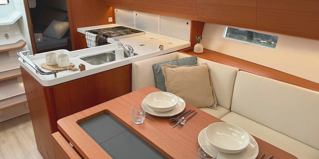 J Composites | J/40 Performance cruiser : Offshore Speed, Comfort and Ease